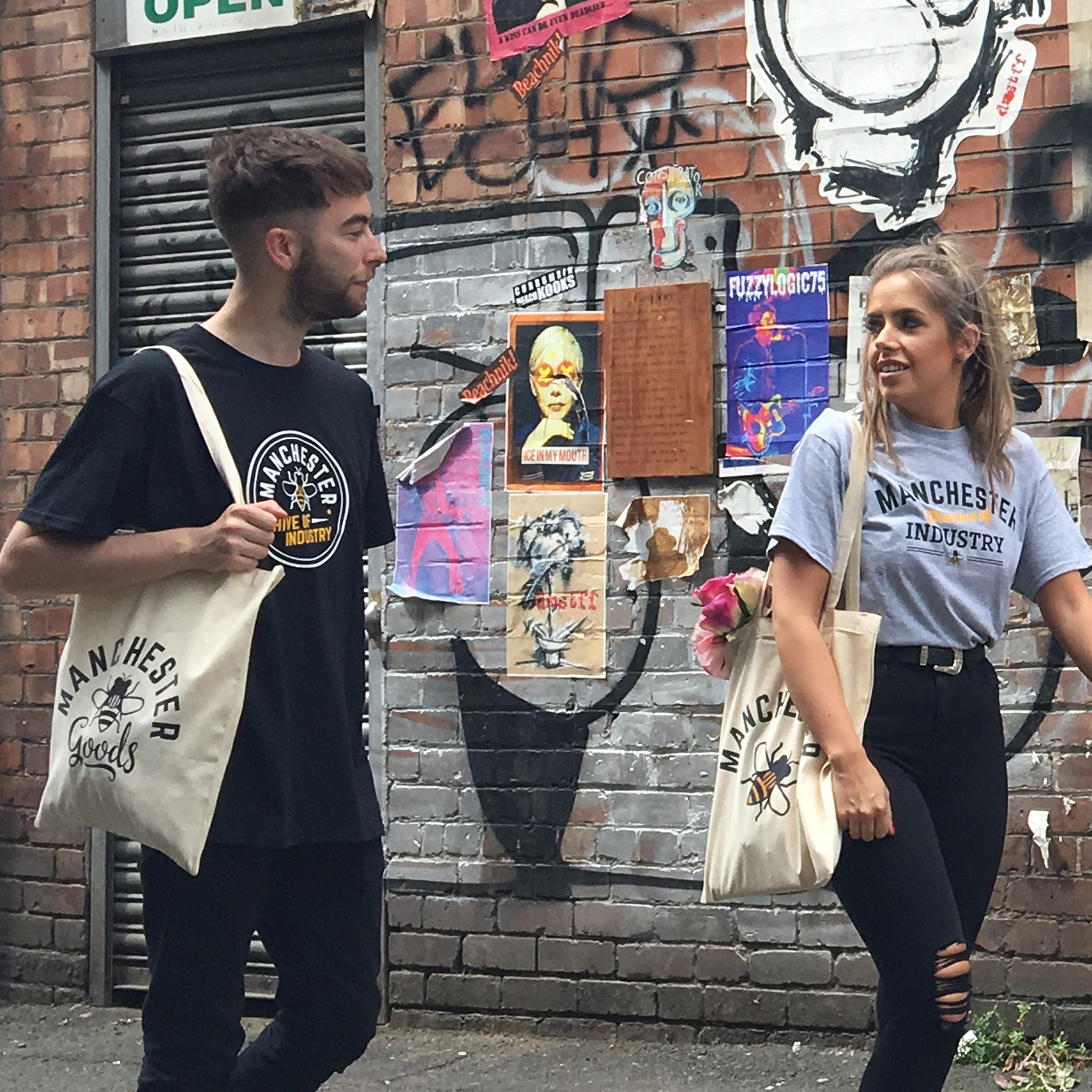 Manchester Souvenirs - The Online Manchester Gift Shop